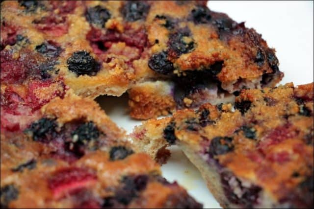 Moelleux aux amandes et fruits rouges/fruits des bois - sans gluten et ...