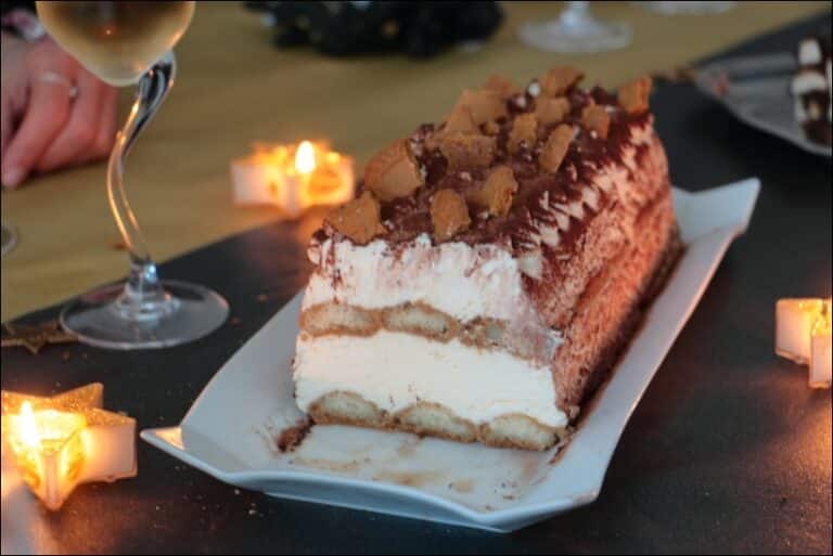 Bûche de Noël tiramisu aux spéculoos - Happy papilles