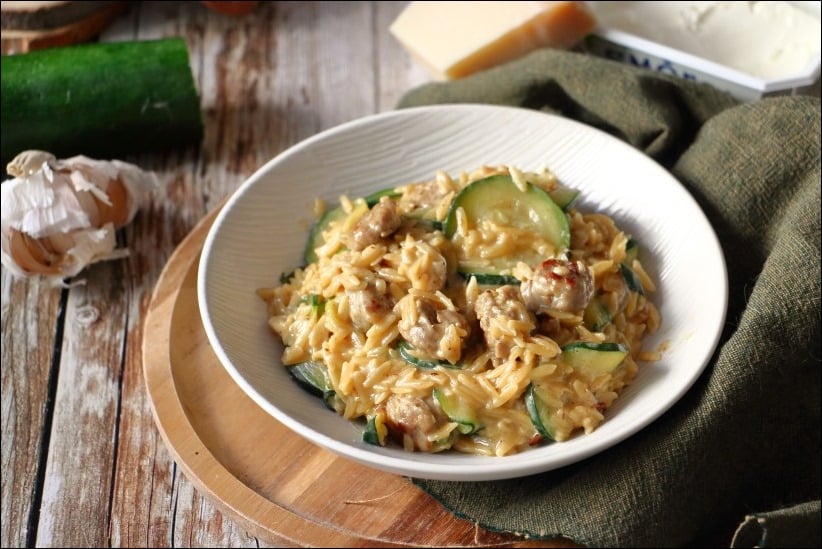 Orzo crémeux aux courgettes et saucisses - Happy papilles